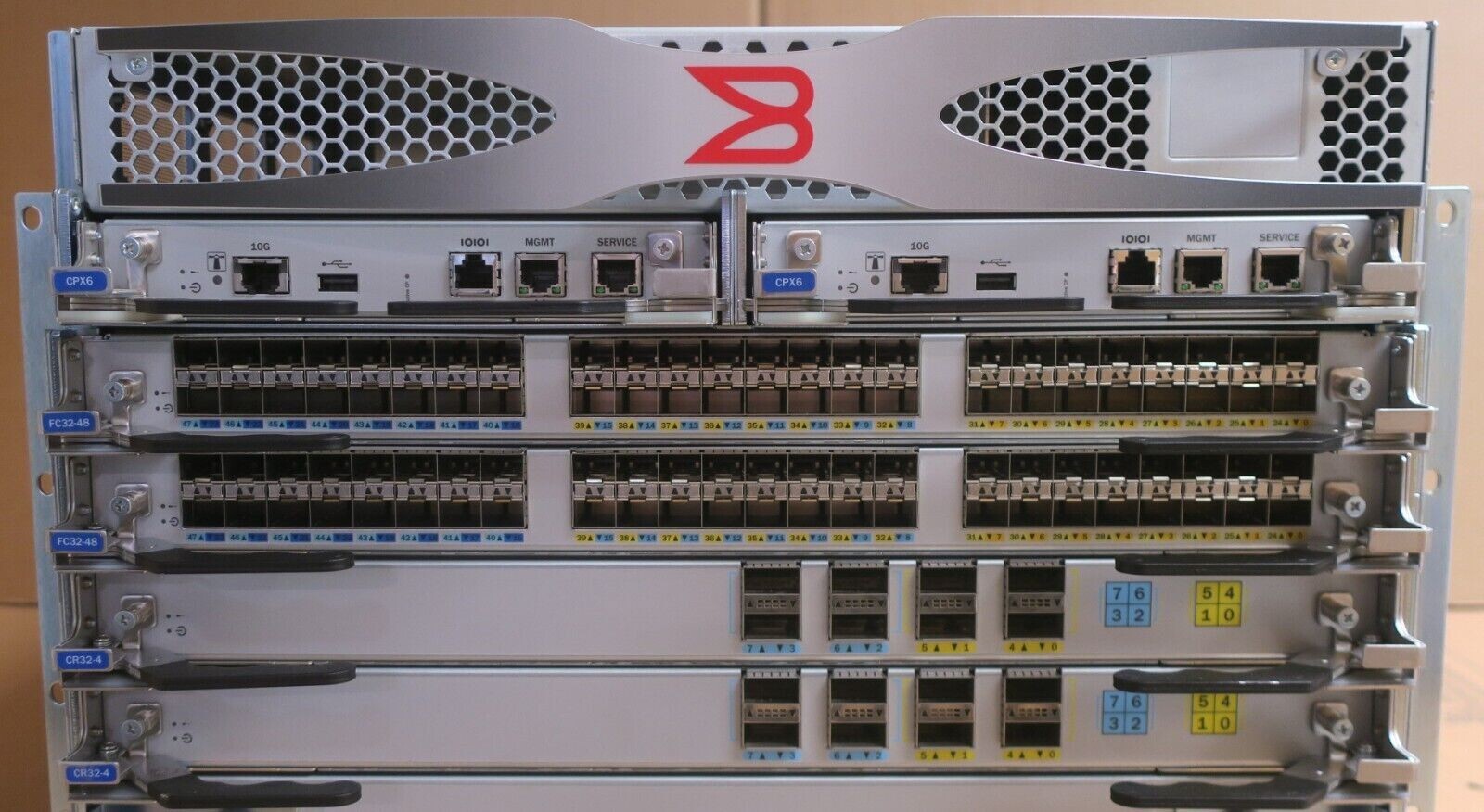 Brocade X6-4 4-Slot Gen6 8U Director + 2x FC32-48 2x CPX6 2x CR32-4 ...