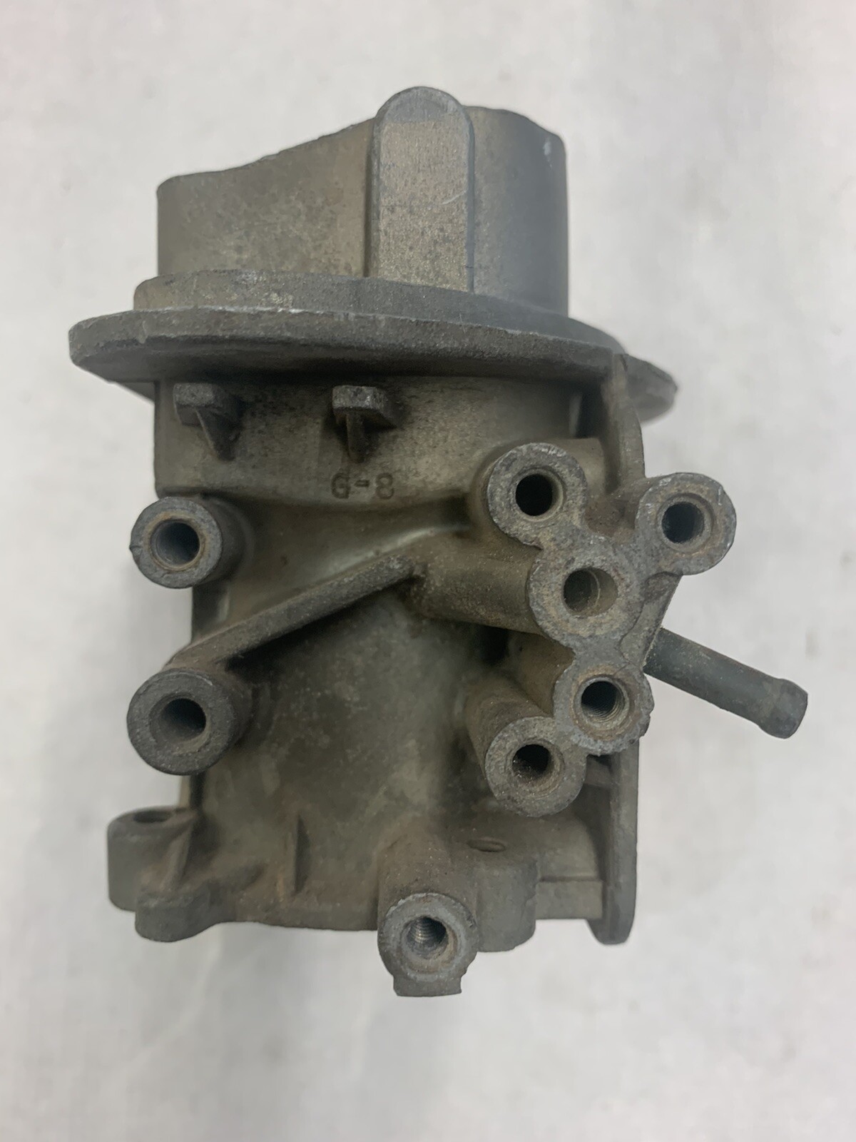 1968 CORVETTE TRI POWER 3X2 HOLLEY 3659 END CARBURETOR BODY DATED 841 ...