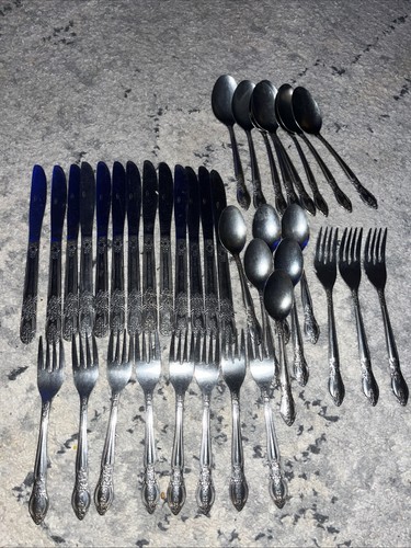 39 Pieces of Rogers Flatware Stainless Flower Handle Vintage Flatware ...