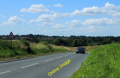 Photo 6x4 2012 : A342 approaching Monument Hill Devizes Just over a ...