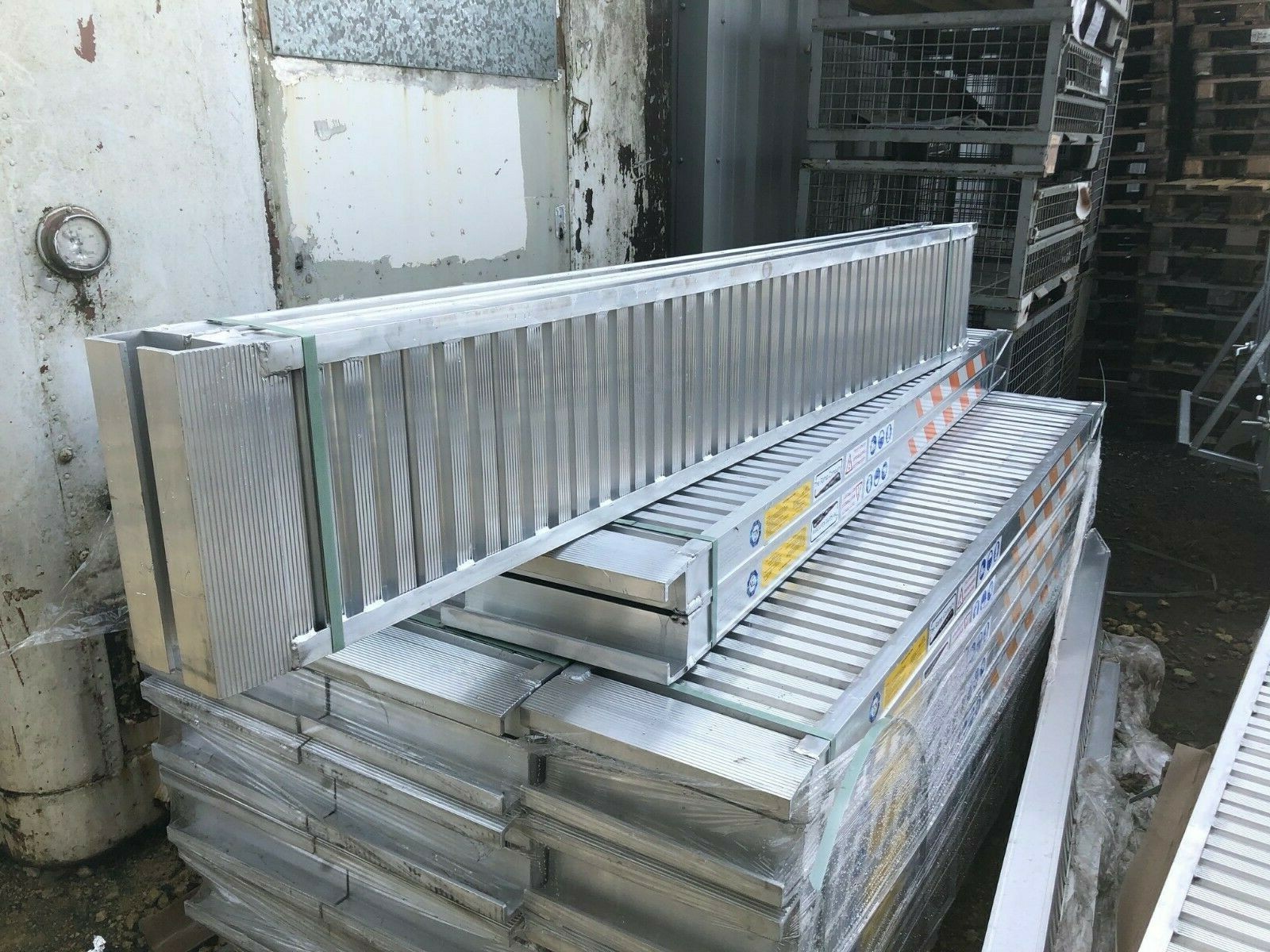 Heavy Duty Trailer Ramps 8ft Aluminium to Suit Ifor Williams 3300kg ...