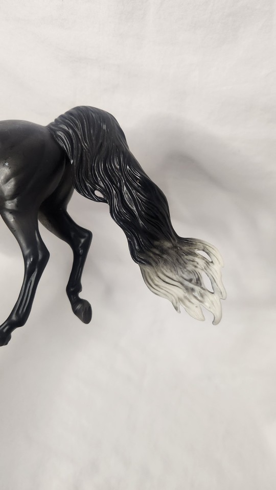 Breyer Reeves 2011 JCPenney Smoke and Mirrors Arabian Mare Oasis Model ...