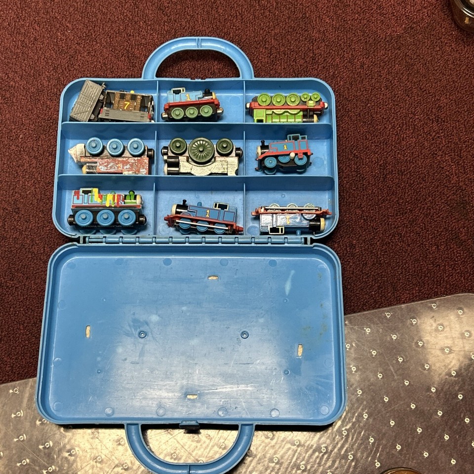 Vintage Thomas the Train Carrying Case w/ 8 train pieces1992 | eBay