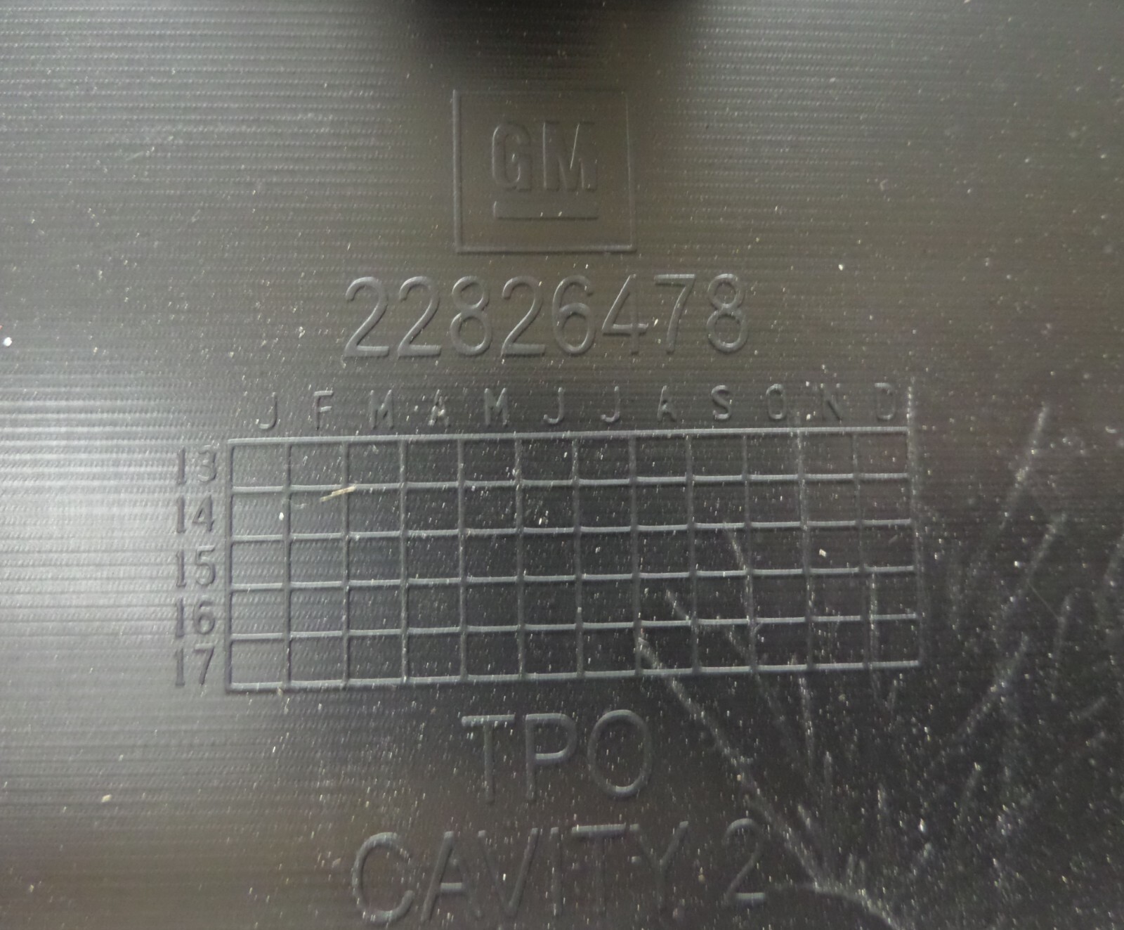 22886552 Molding Lift Gate Sill Garnish Black 2015 Escalade Suburban ...