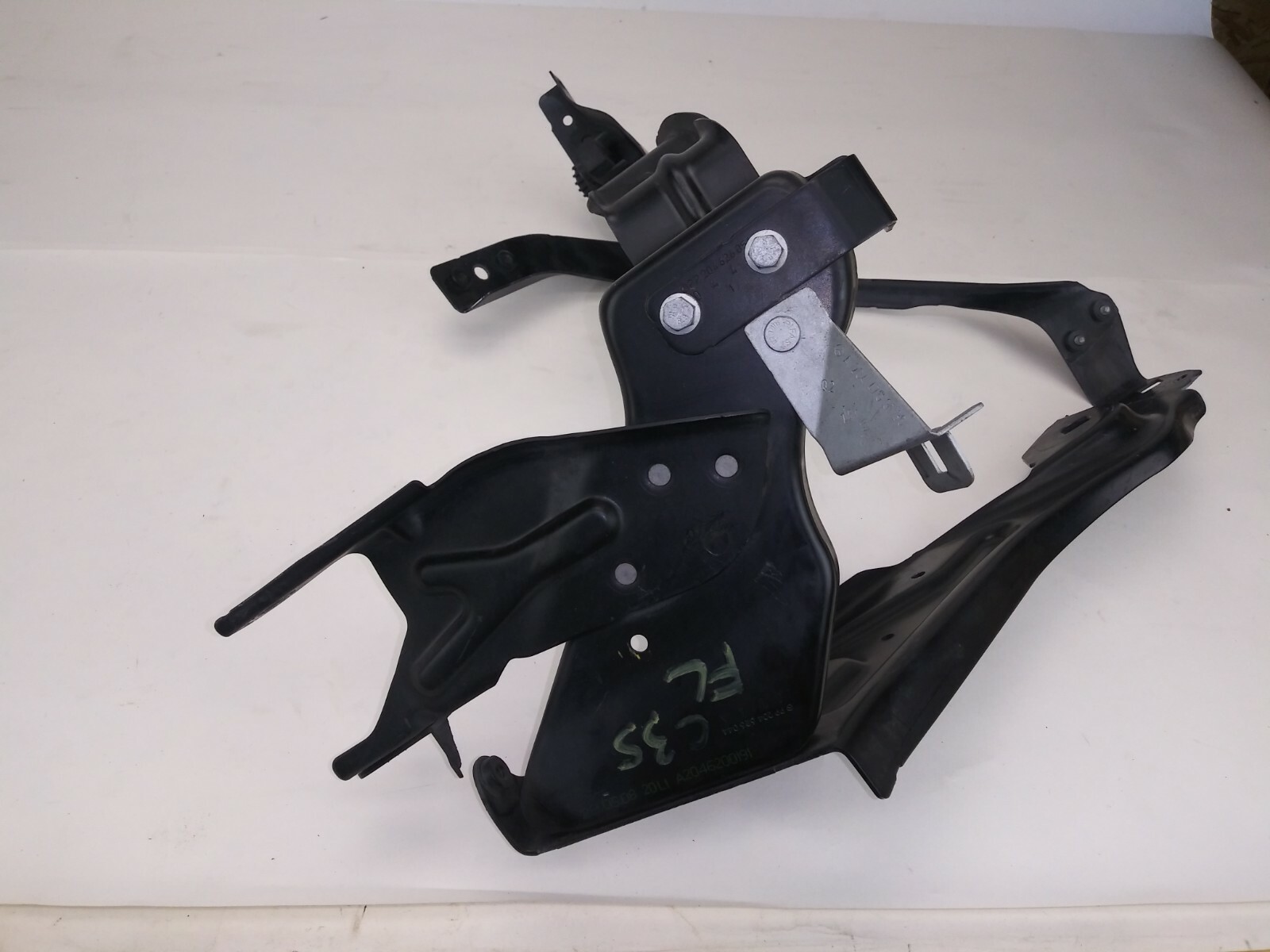 Mercedes-Benz C Class W204 Headlight Left Frame Support Bracket Mount ...