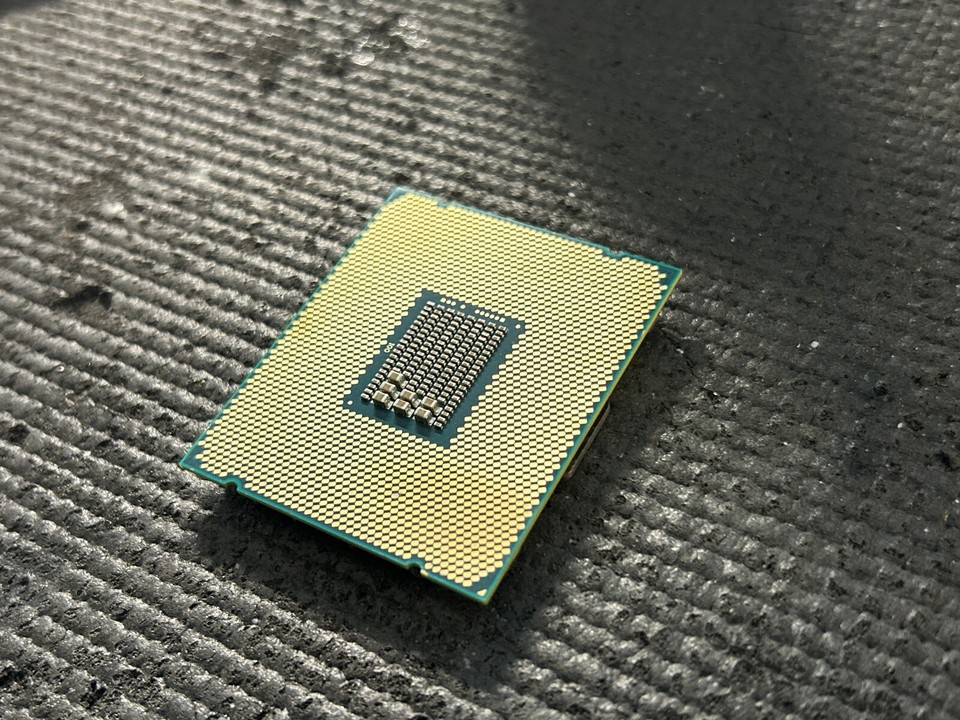 Intel Xeon E5-2695 V4 2.10GHz 3.30GHz Max 18 Core 36 Threads SR2J1 ...