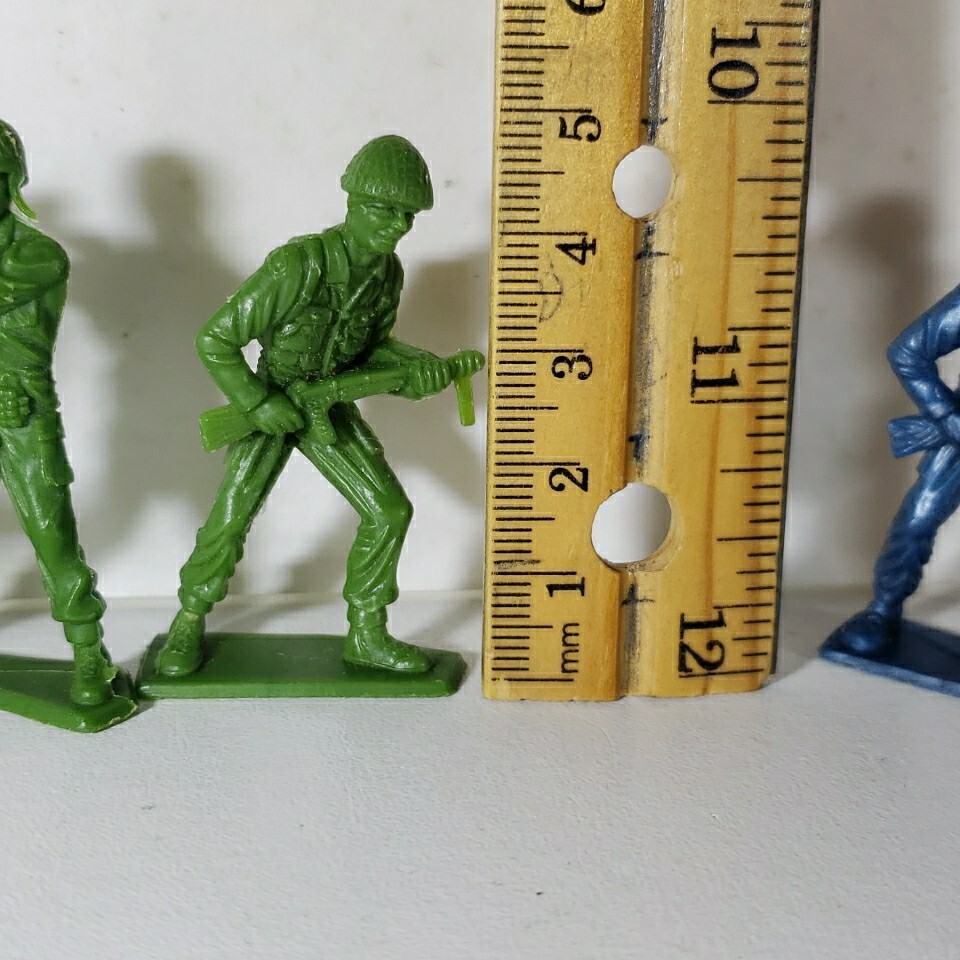 MPC Plastic Green Blue Army Men Figures Lot/25Toy Soldiers 45 mm US ...