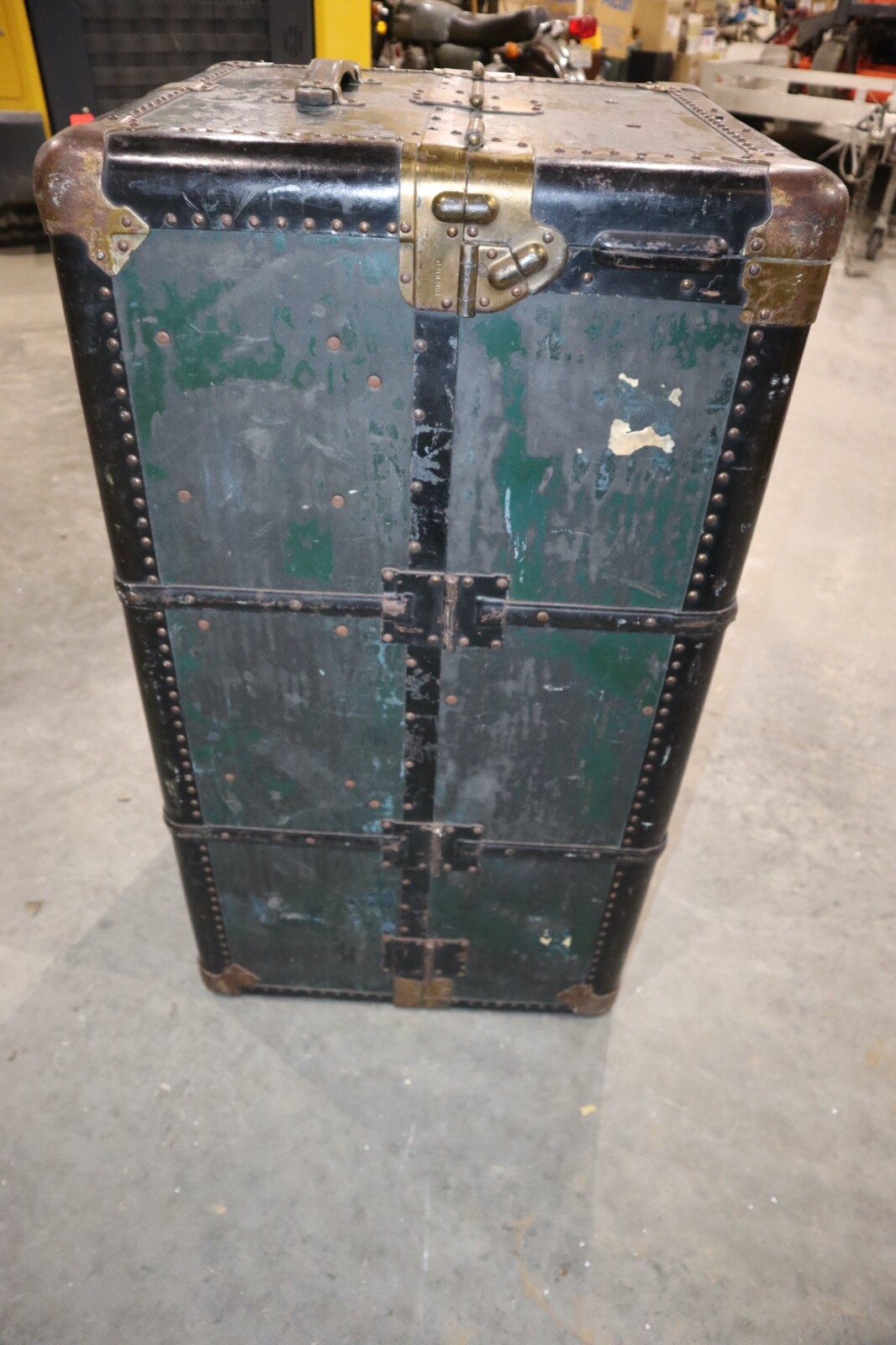 Vintage Antique Hartmann Gibraltarized Steamer Wardrobe Trunk Cushion ...