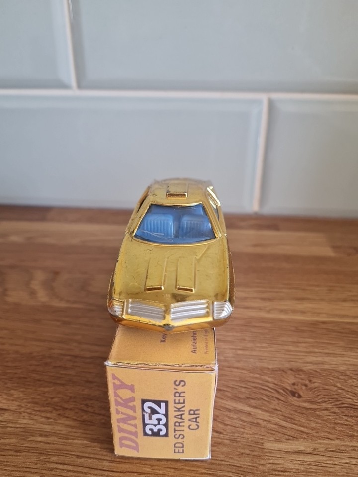 Dinky 352 Gerry Anderson 's U.F.O. Ed Strakers Car GOLD CHROME ...