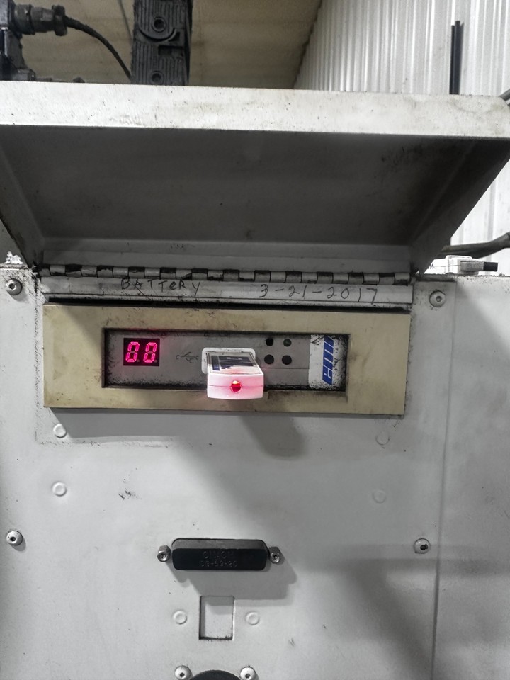 Milltronics RH-20 Centurion 6 CNC Vertical Milling Machine 40 taper ...