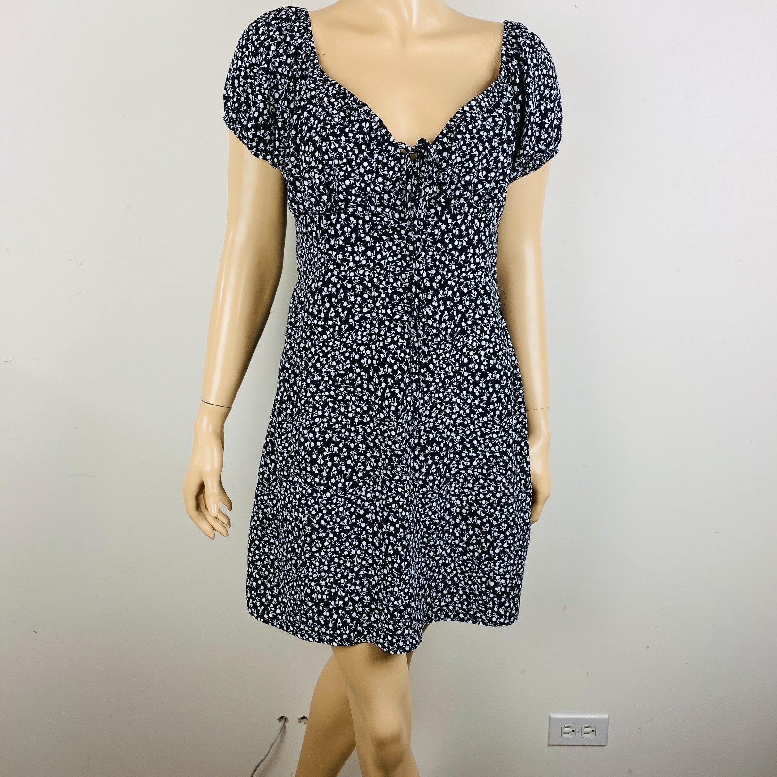 ReVamped Black White Allover Tiny Floral Flower Print… - Gem