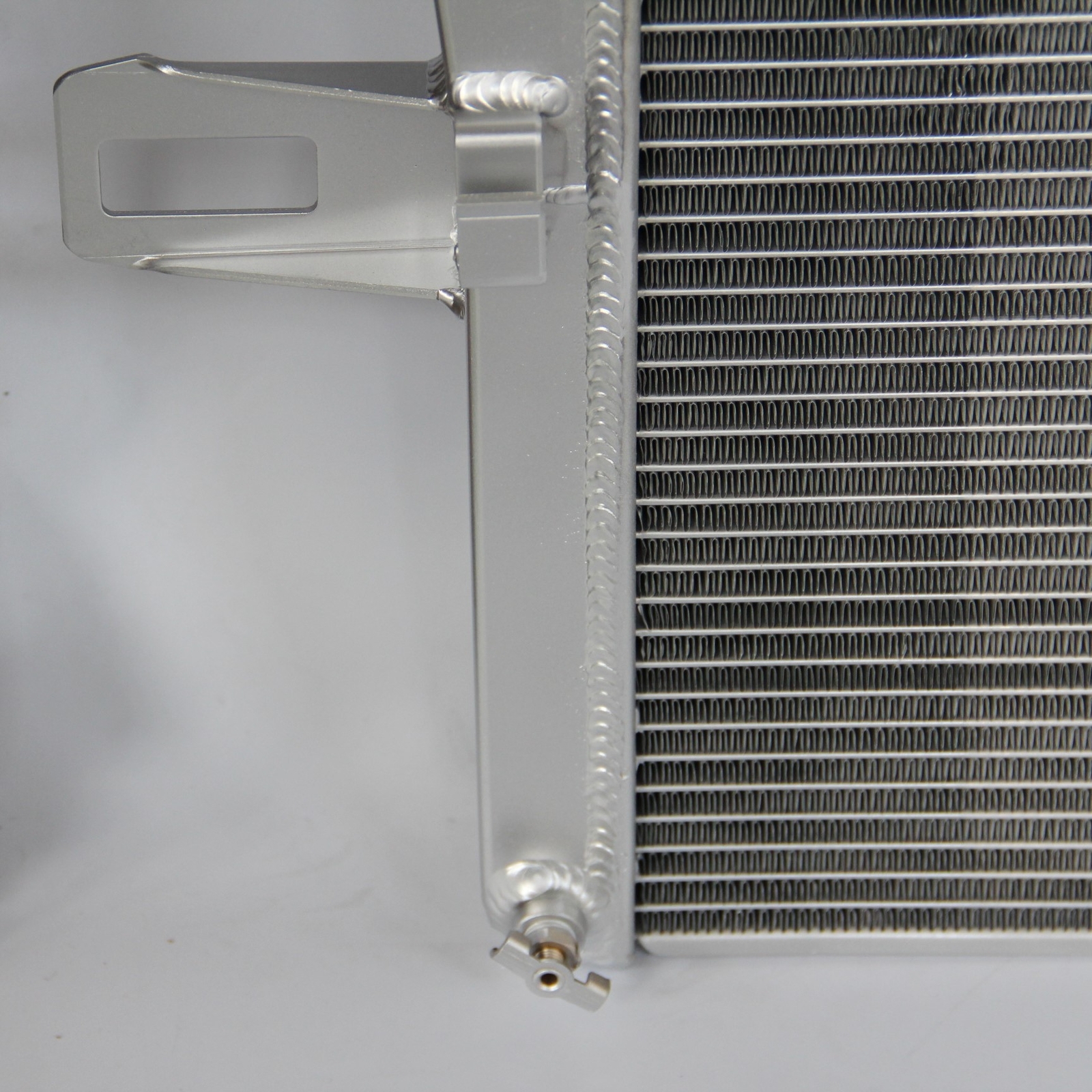 Aluminum Radiator Fit 2006-2010 Chevy Silverado 2500 3500 6.6L V8 ...