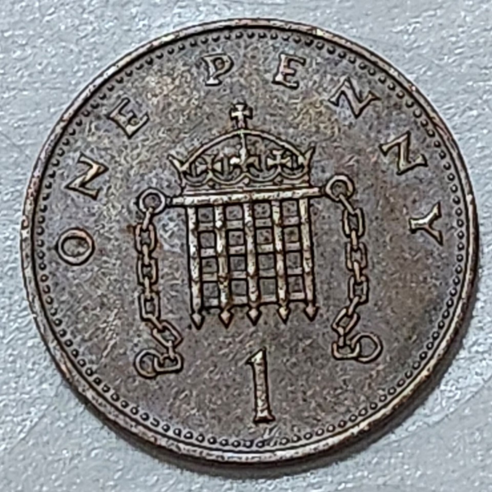 UNITED KINGDOM 🇬🇧 ONE (1) PENNY COIN 1983 (QUEEN ELIZABETH II) | eBay