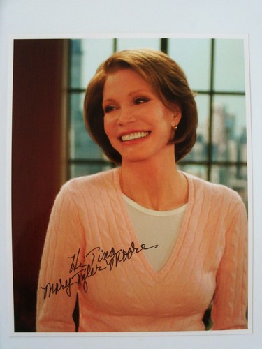 MARY TYLER MOORE Signed Autographed 8x10 Color Photo (Promo) | eBay