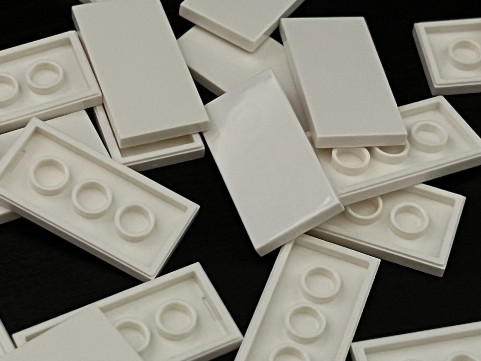 LOT 50 BRAND NEW LEGO 2x4 WHITE FLAT SMOOTH FINISHING TILES BRICK TILE ...