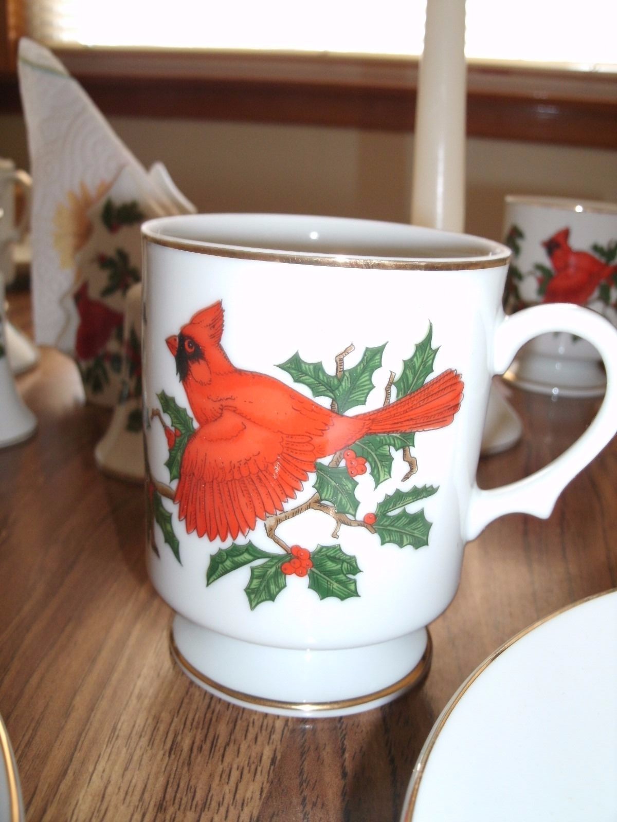 LEFTON CHRISTMAS CARDINAL DINNERWARE 4 PLACE SETTINGS + 5 EXTRA PIECES ...