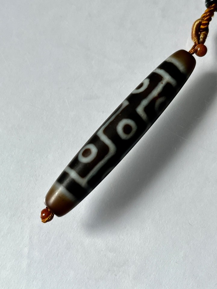 Ancient Tibetan nine eyes of black & white agate bead DZI 九眼天珠 | eBay
