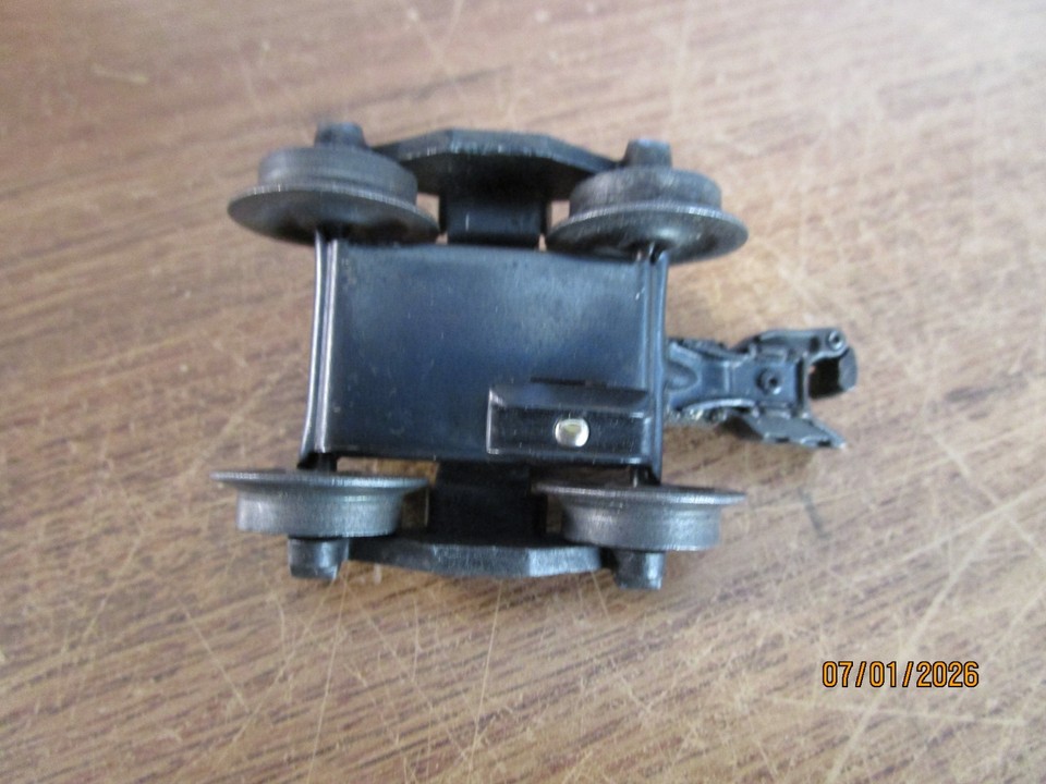 LIONEL staple end truck w/magnetic coupler w/slide shoe | eBay