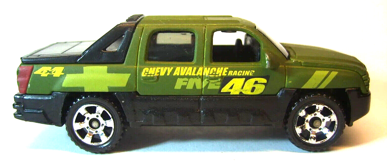 Matchbox Matte Camo Green Chevrolet Avalanche from 2007 Off Road ...
