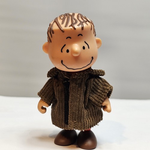 Peanuts 3.5” Linus Vinyl Figure with Corduroy Jacket 2011 Round 2 | eBay