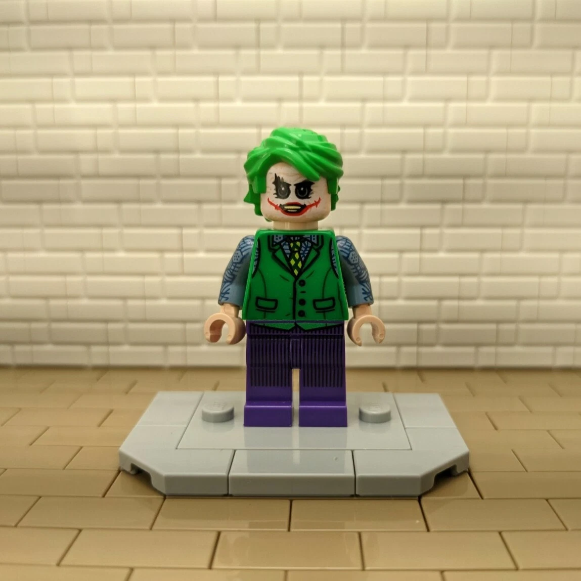 Lego Joker Dark Knight Minifigure