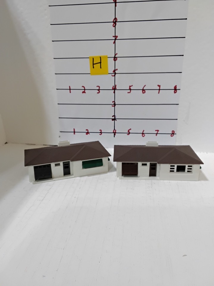 2 HO SCALE RANCH HOUSES H 135 | eBay