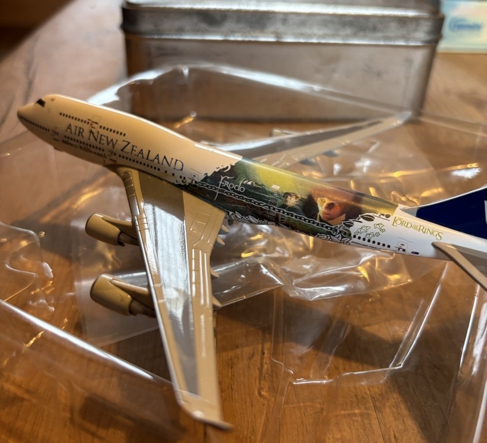 Gemini 747 1:400. Virgin Atlantic & New Zealand “Lord Of The Rings ...