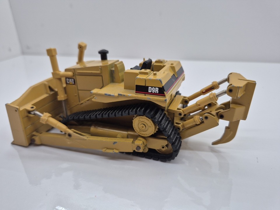 NZG Model No. 298 Caterpillar D9N Bulldozer Tractor 1:50 Scale w/Black ...