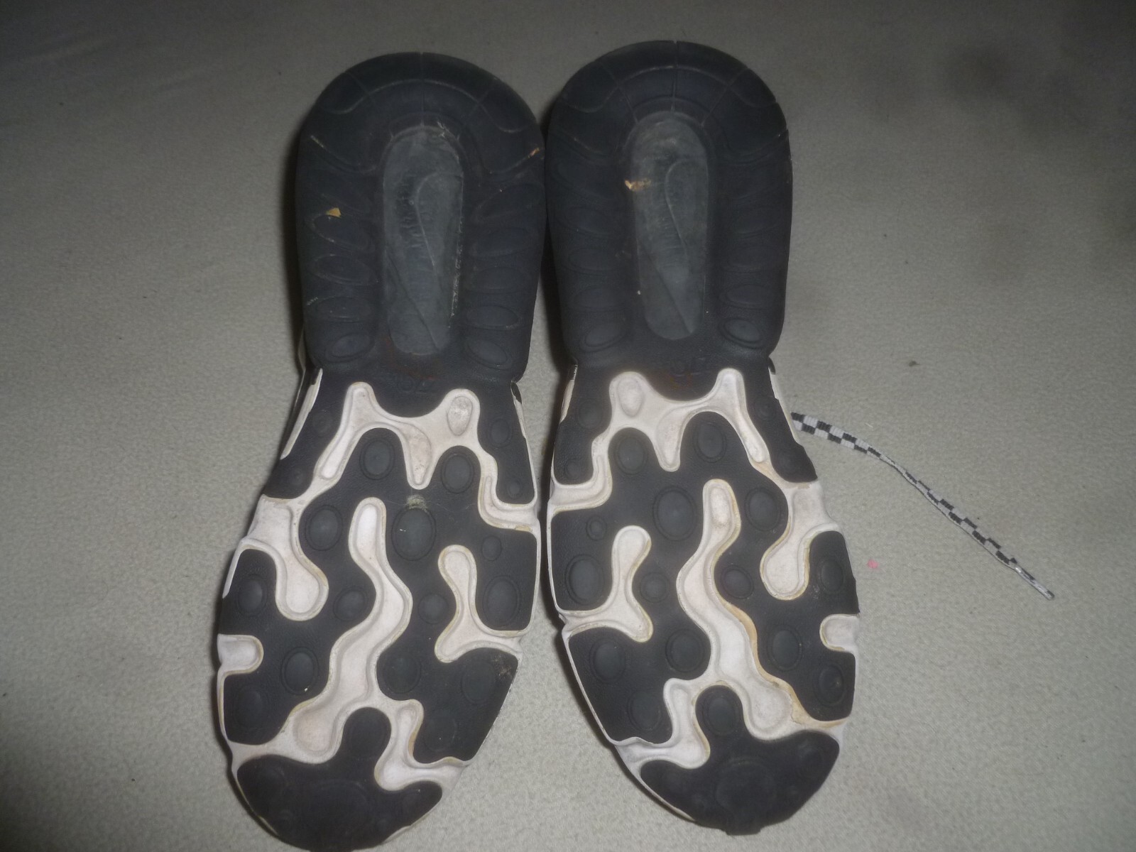 NIKE AIR MAX 270 REACT SHOES C13866-004 SIZE 9 BLACK WHITE RUNNING MENS ...