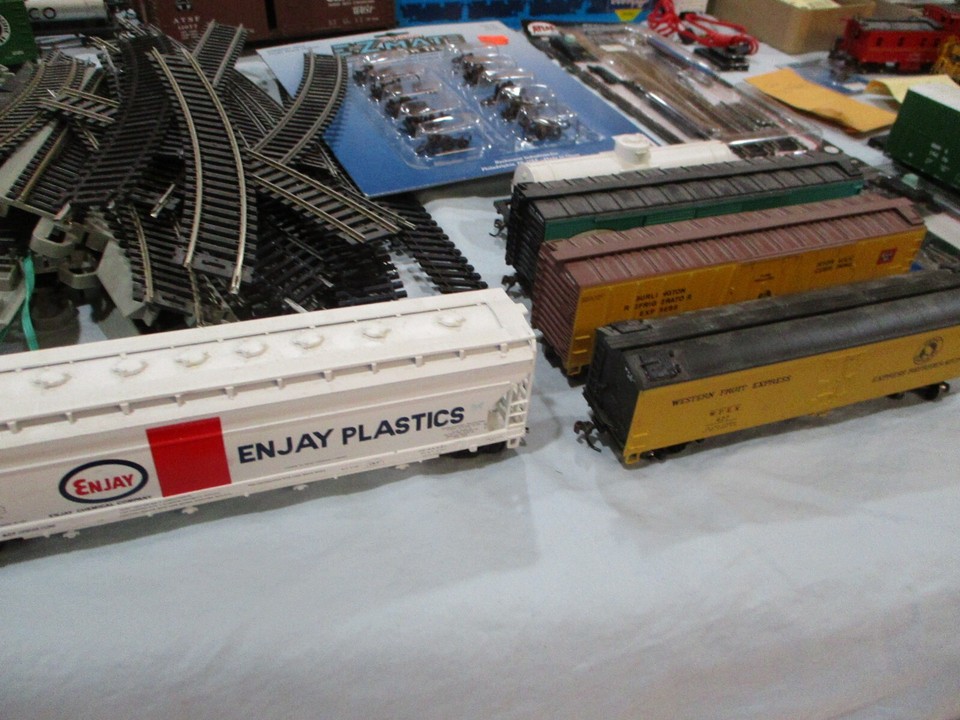 HO TRAIN COLLECTION (HUGE LOT) BOX CARS -ENGINES NEW & USED PARTS TRACK ...