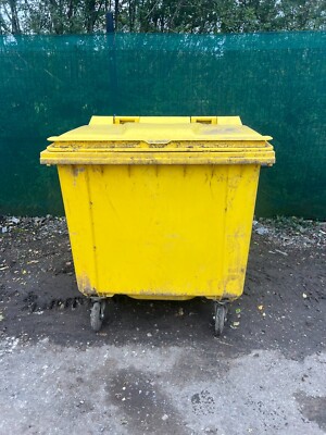 Contenur Large wheelie bins Size £100+vat Plastic Commerical Cardboard ...