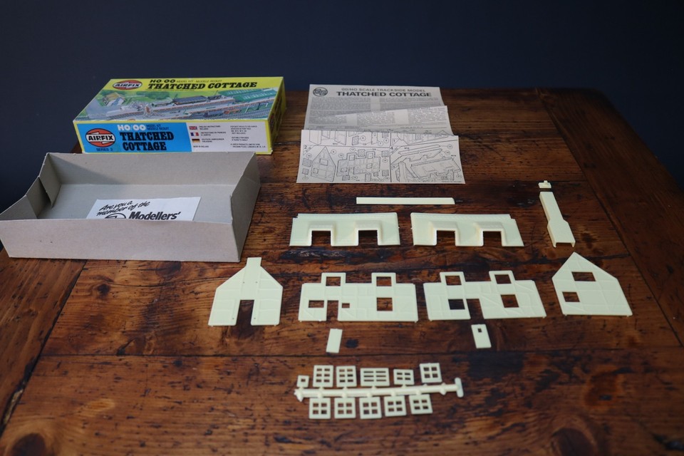 Airfix Thatched Cottage HO/OO Scale Model Railway Vintage 1978 Boxed ...