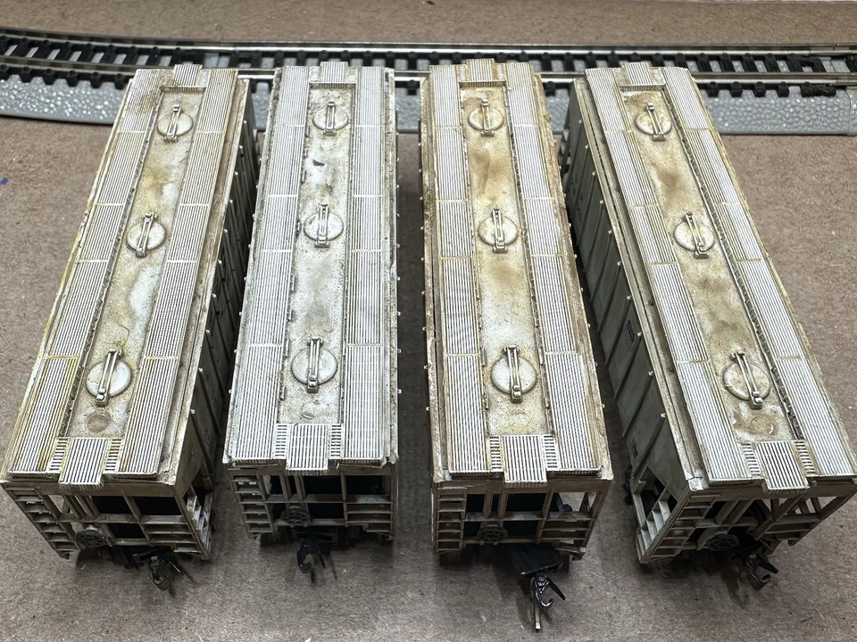 4 Unimate N Scale 2 Bay Covered Hoppers 3 Union Pacific & 1 Rio Grande ...