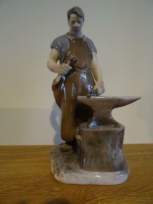 Fine Bing & Grondahl Figurine The Blacksmith By Axel Locher #2225 | eBay