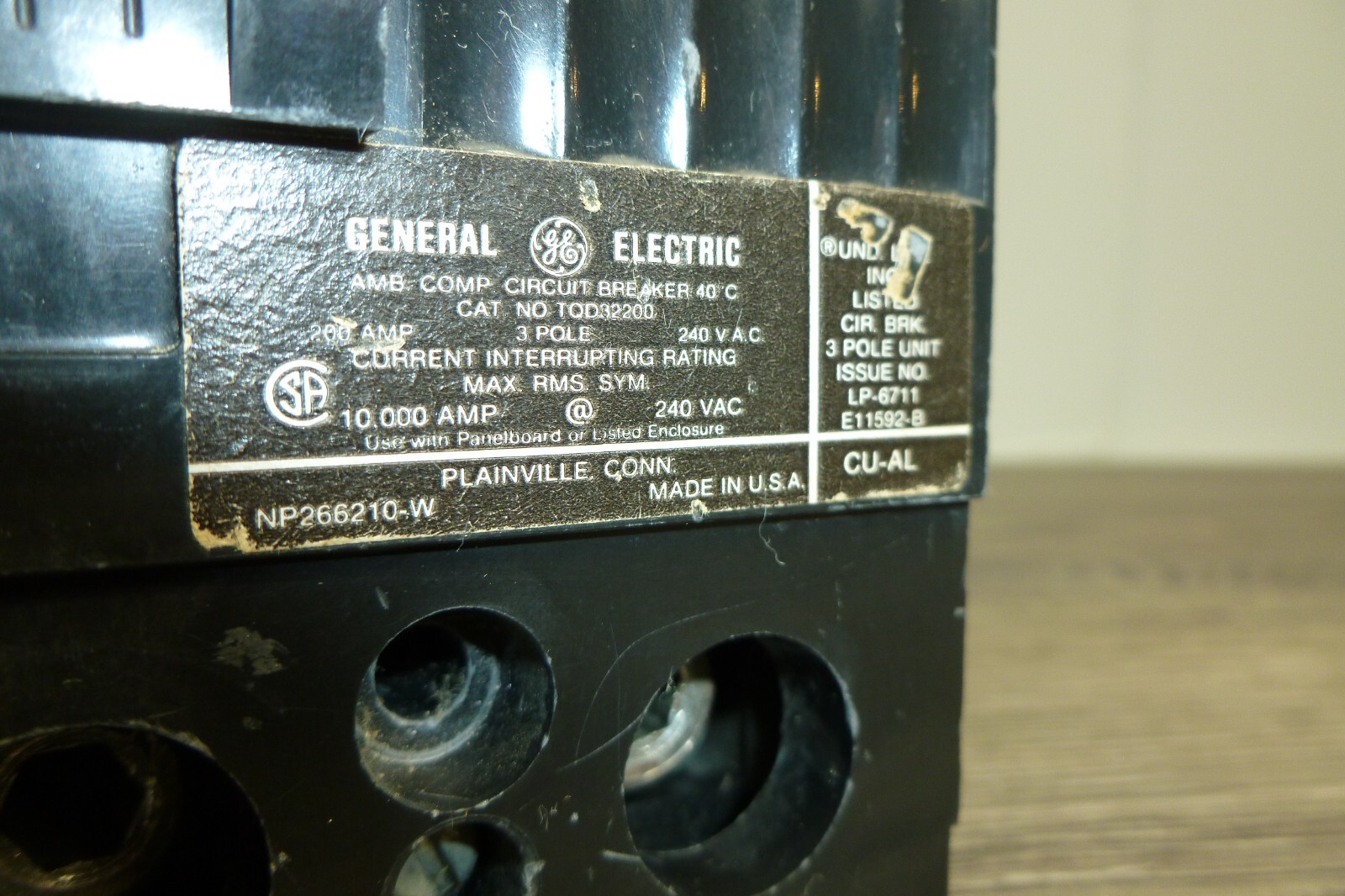 GE TQD32200 3-Pole 200Amp 240V Circuit Breaker | eBay