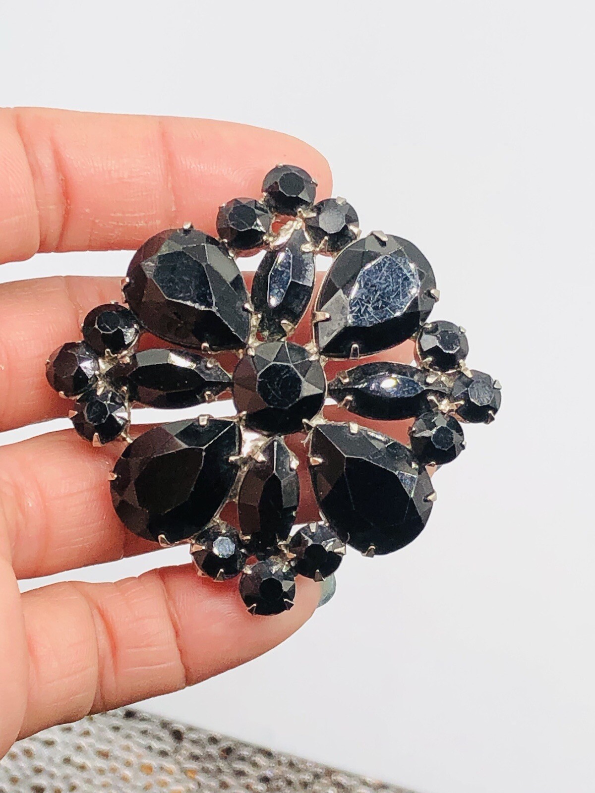 Gorgeous Vtg Unmarked JULIANA Black Glass Rhinestones… - Gem
