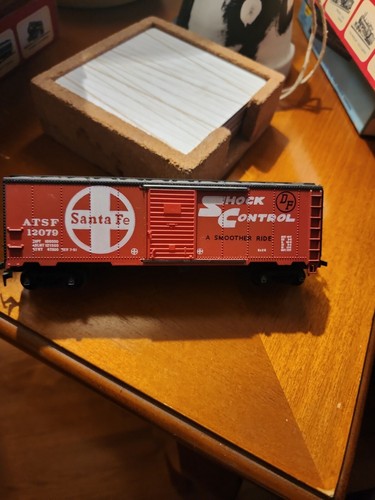 HO Scale Tyco, 40' Box Car, ATSF Santa Fe, Shock Control, Red, #16927 ...