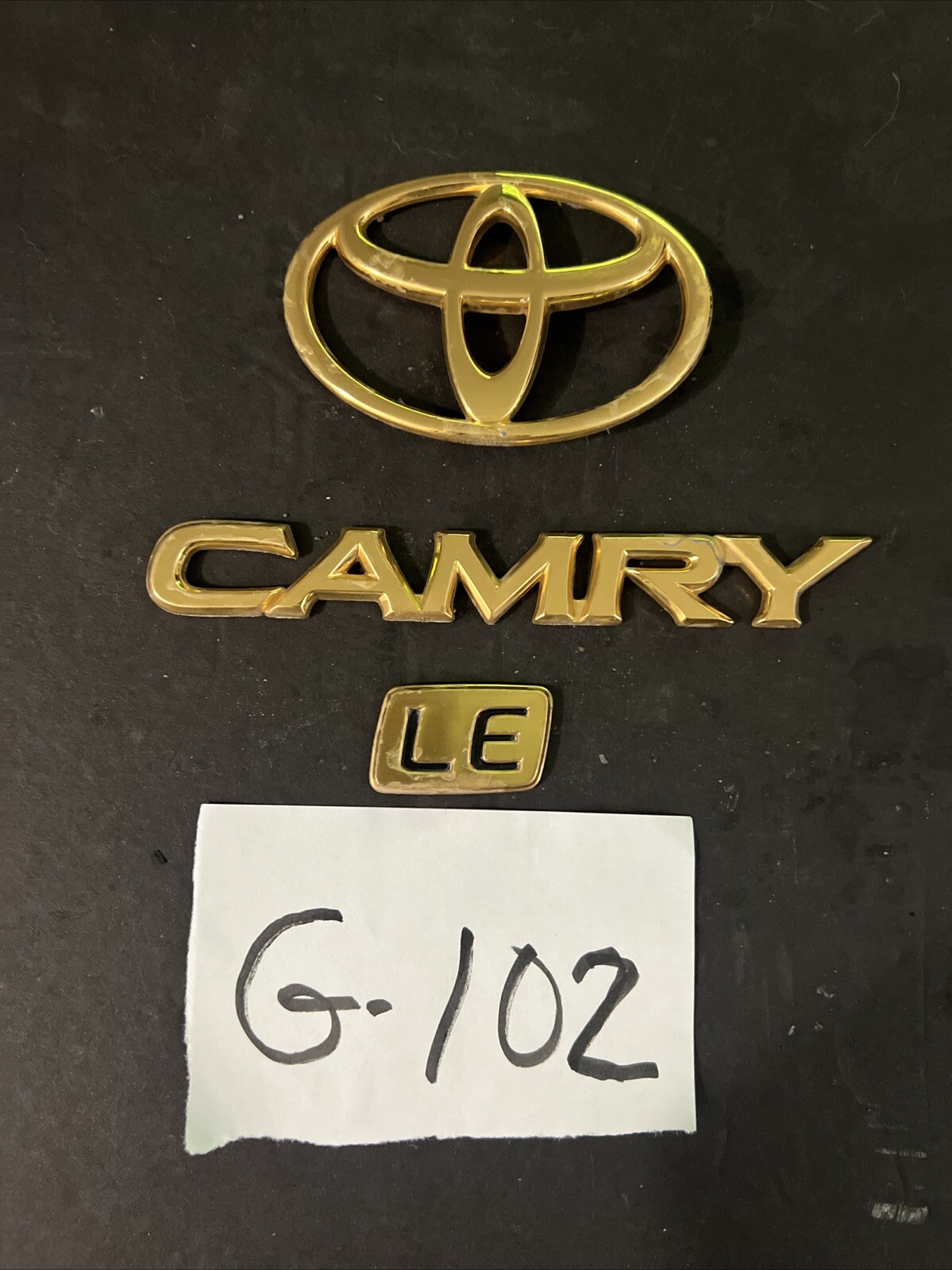 97 98 99 00 01 TOYOTA CAMRY LE REAR GOLD EMBLEM LOGO TRUNK LID BADGE ...