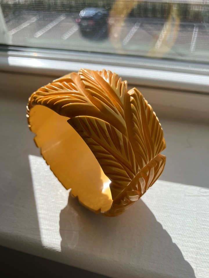 Rare Vintage Wide Floral Daisy Carved Yellow Bakelite Bangle Bracelet ...