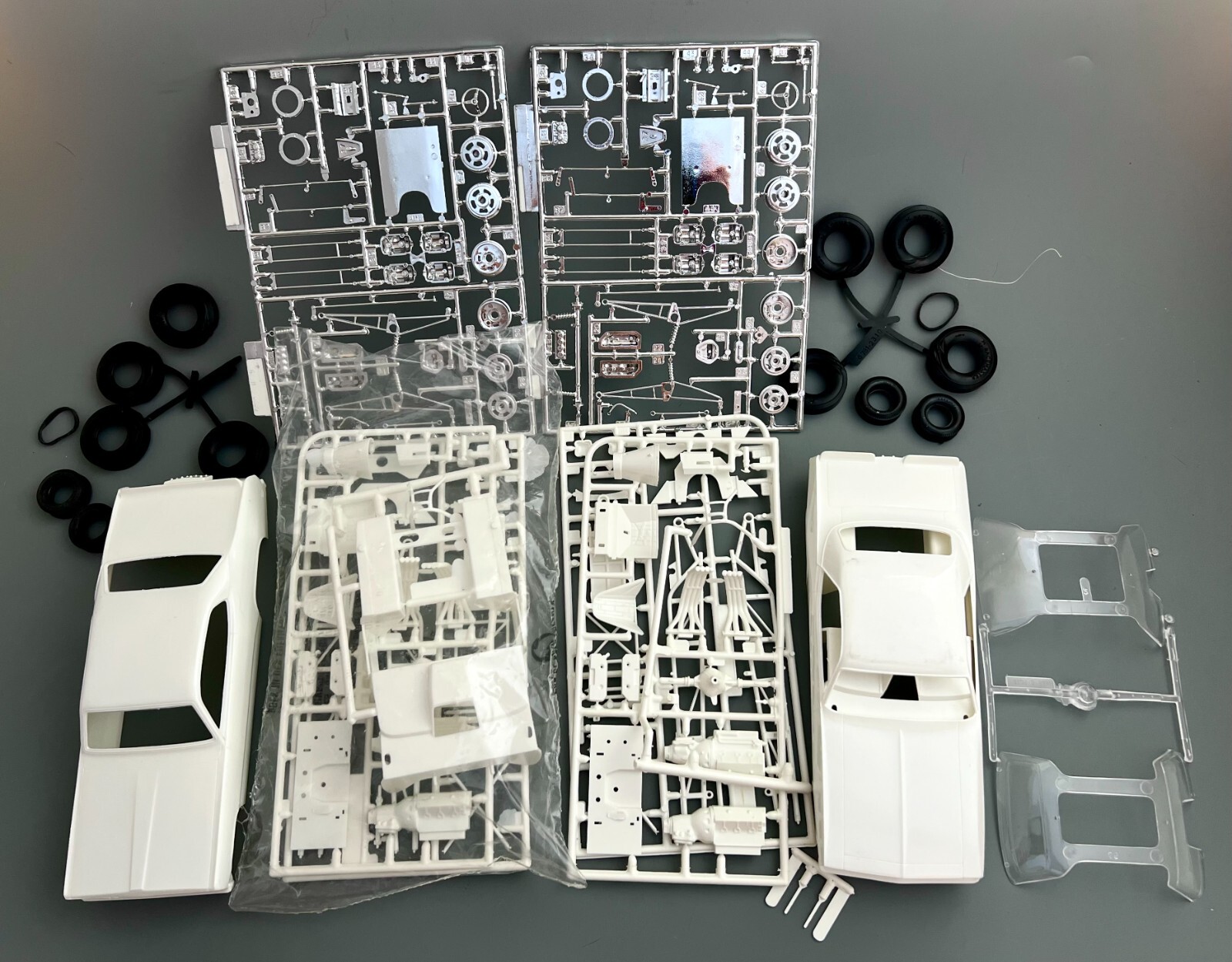 REVELL-MONOGRAM SNAKE AND MONGOOSE - 1:24 - #85-6858 - Opened And ...