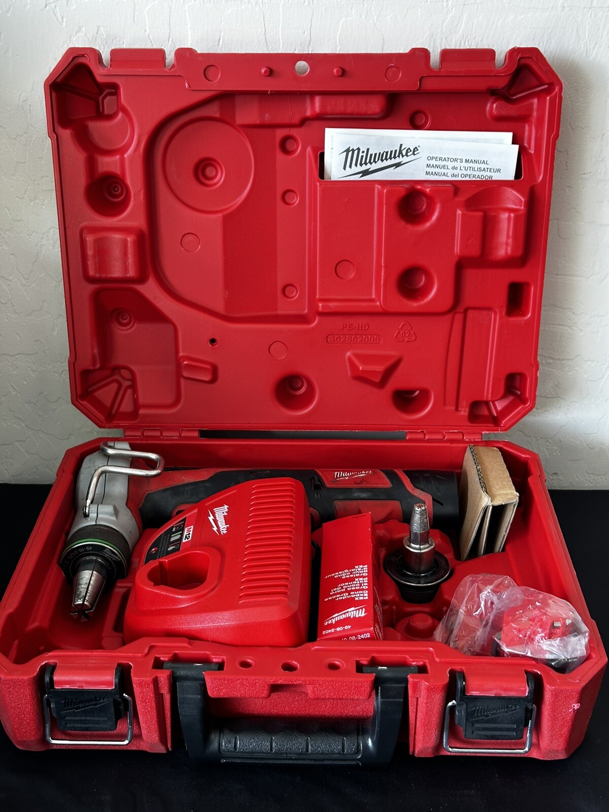 Milwaukee 2474-22 M12 Cordless ProPEX Expansion Tool Kit w/2 Expansion ...