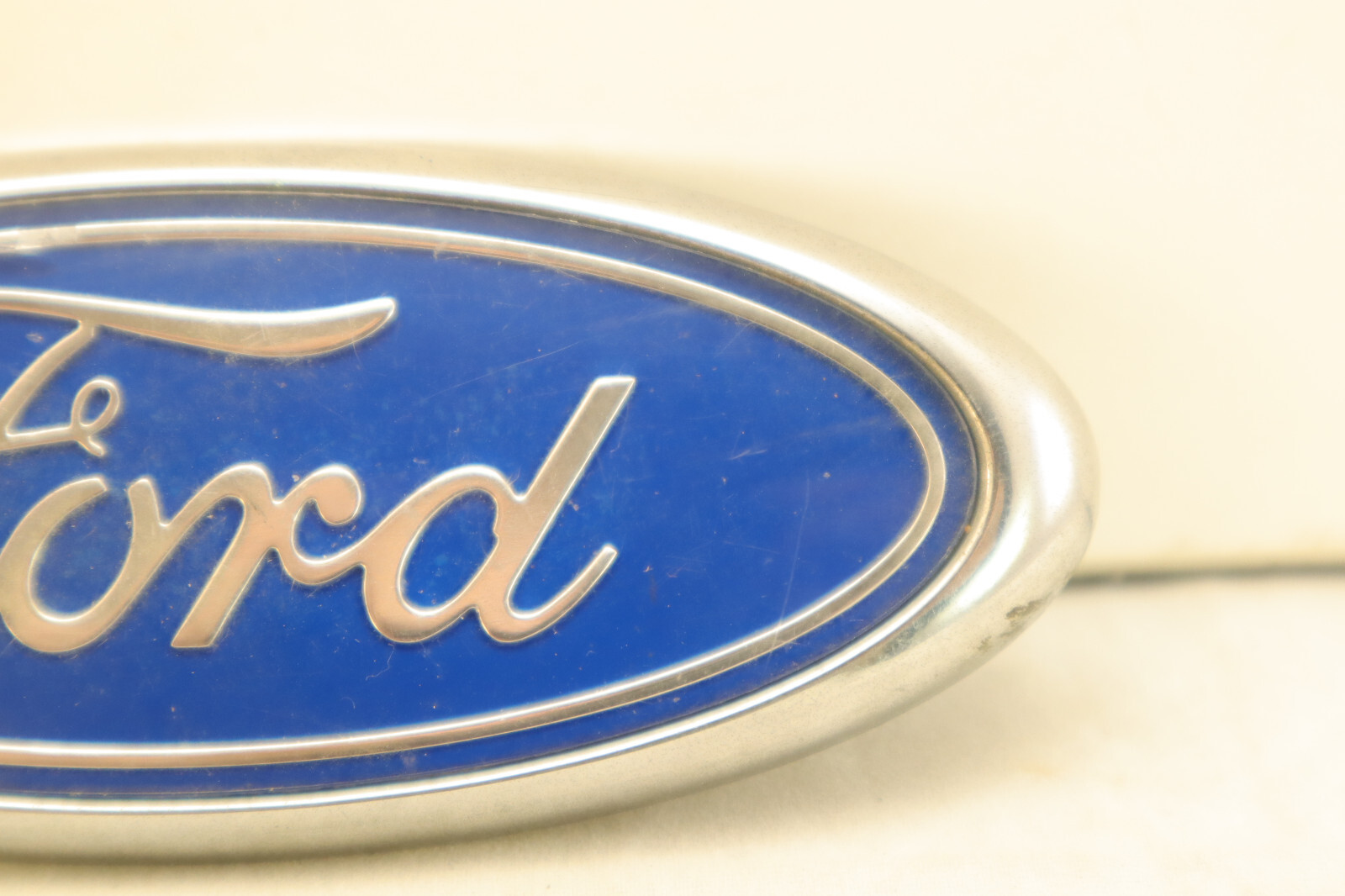 1999-2001 Ford Explorer Rear Tailgate Blue Oval Logo Emblem OEM E97B ...
