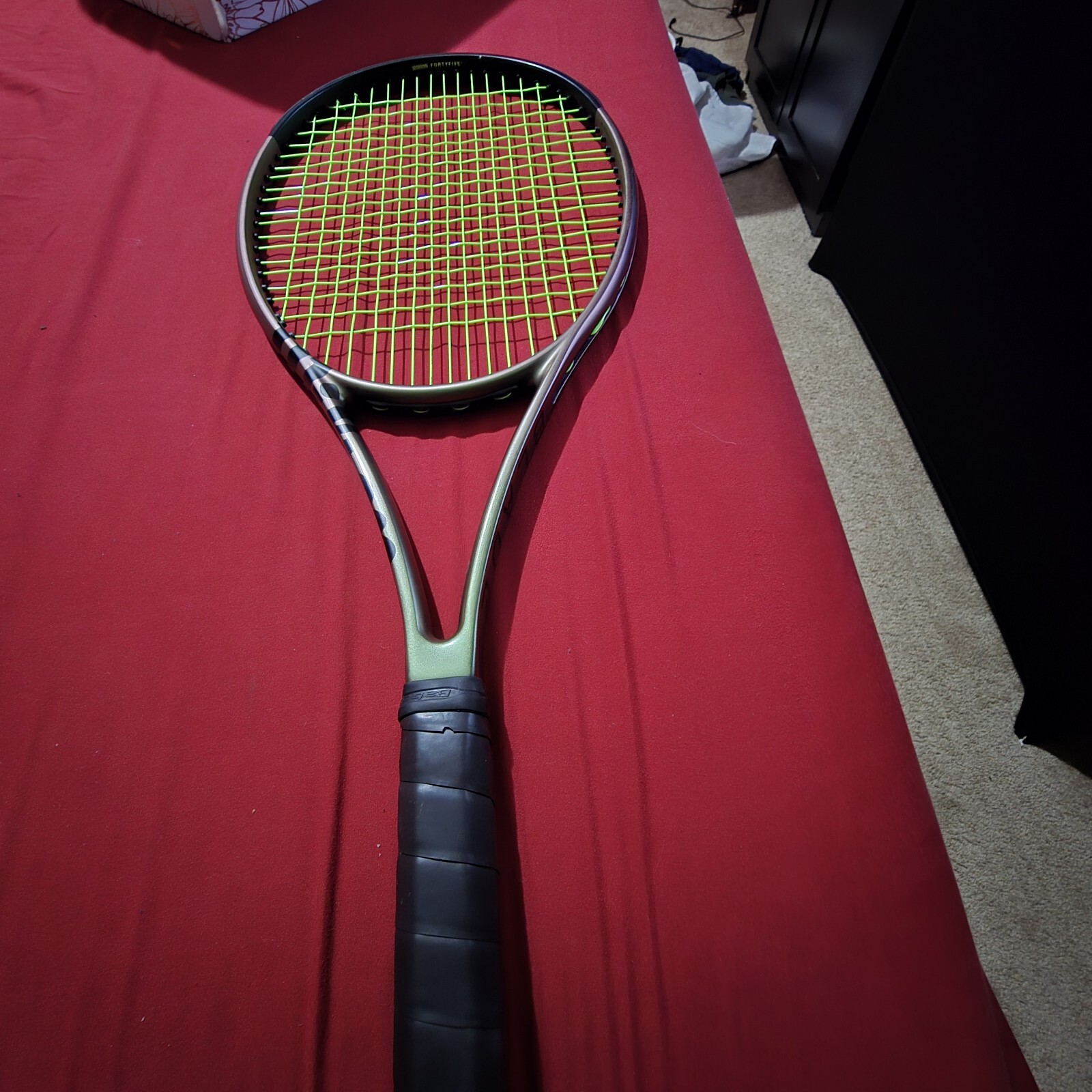 Wilson Blade 98 (16x19) V8 4-1/4" Men's Tennis Racket - Green/Copper ...