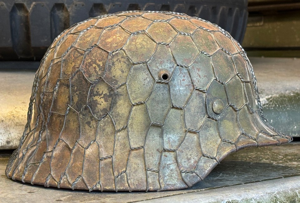 WW2 German M35 Steel Helmet (Stahlhelm) – SE62 – Genuine 3 Color ...