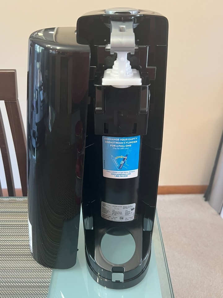 SodaStream Fizzi Sparkling Water, Black *Tested* CO2 tank included! | eBay