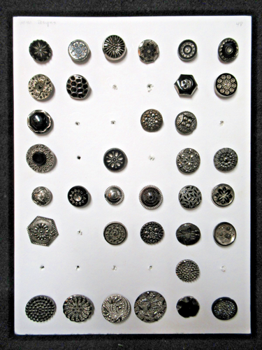 LOT OF 35 ORNATE VINTAGE BUTTONS ON COLLECTOR'S CARD | eBay