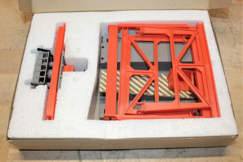 Vintage Tyco Train Accessories HO Scale 903-2 Container Loader ...