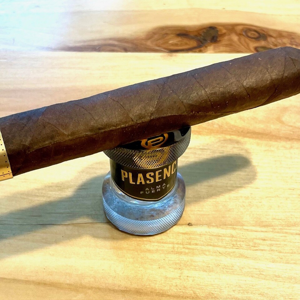 Cigar Band Cigar Rest Stand Holder Cigar Accessories with an Encased ...