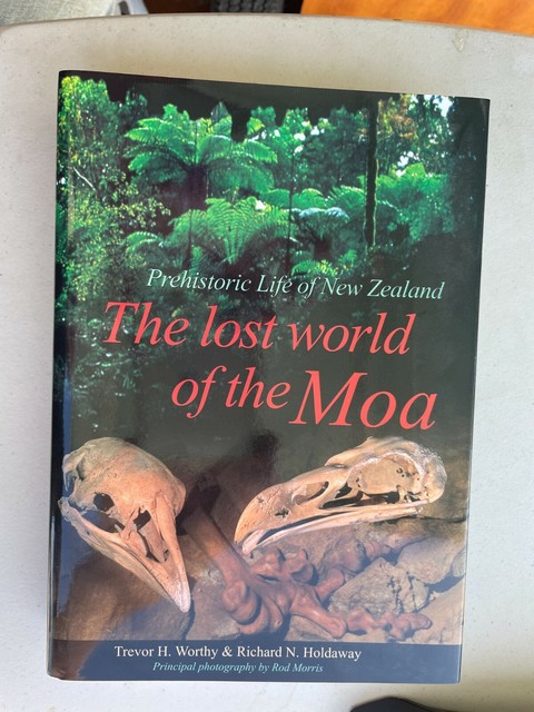 Life of the Past Ser.: The Lost World of the Moa : Prehistoric Life of ...