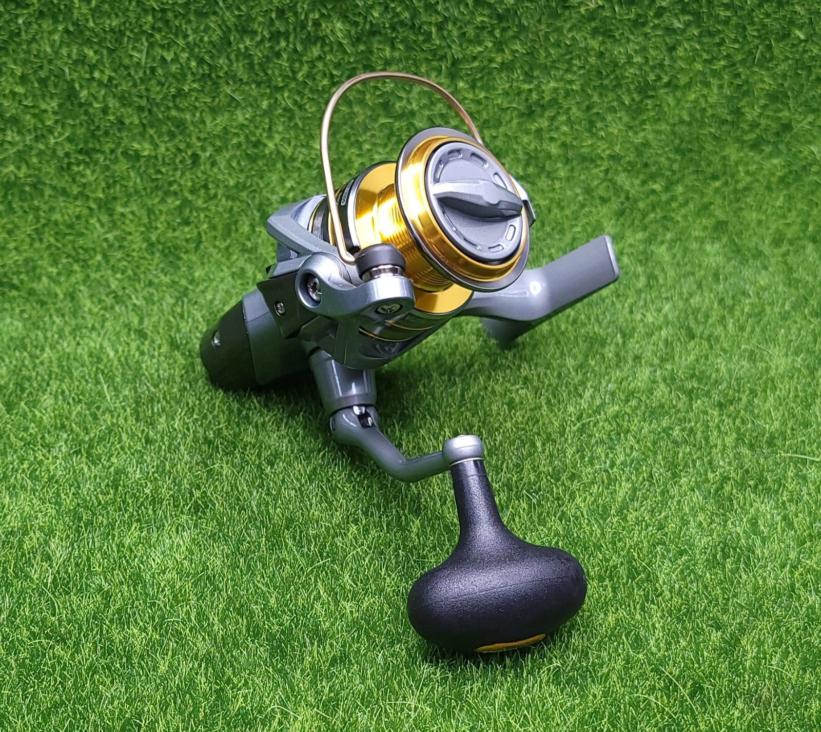 Okuma Avenger 5.0:1 Left/Right Hand Spinning Reel, Gold/Gray - ABF-3000 ...